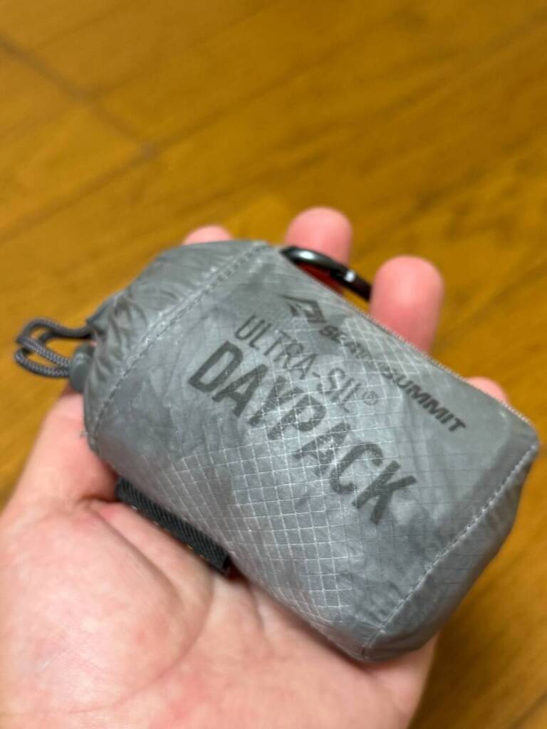 たった84gの超軽量の手のひらに収まるザック 『ウルトラシルデイパック』 | SlowPeak登山